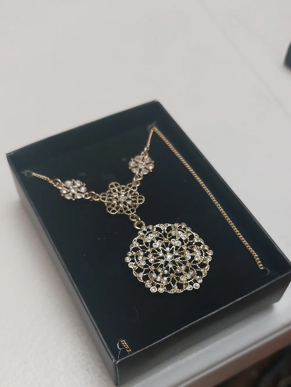Avon | Jewelry | Avon Saq Gold Tone Crystal Accents Lacy Filigree ...